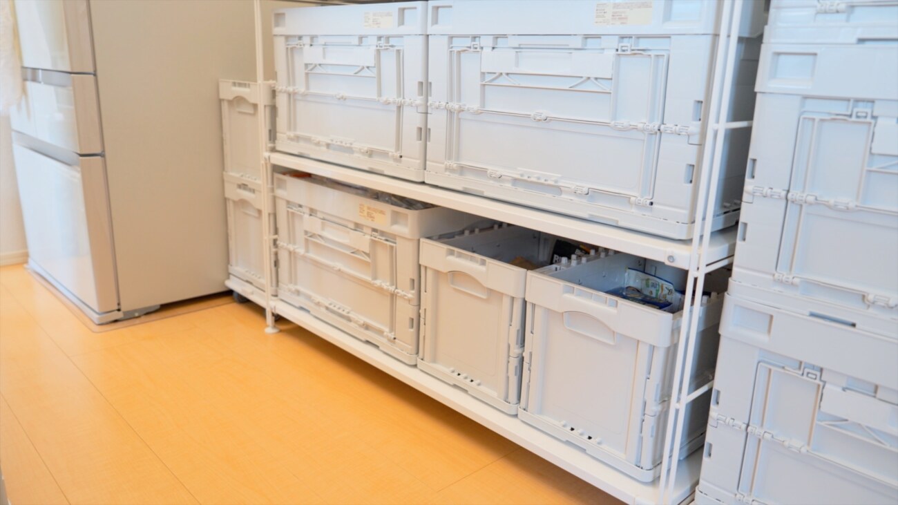 【無印良品】折りたたみコンテナでキッチン整理はできる？スッキリ収納アイデアを実例で解説！ | オシログ / Oscillog