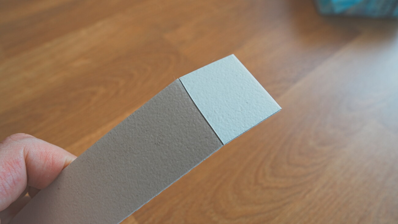 【賃貸DIY】置くだけ簡単なフロアタイル「ピタフィー」を施工！剥がした後も安心の実体験レビュー | オシログ / Oscillog